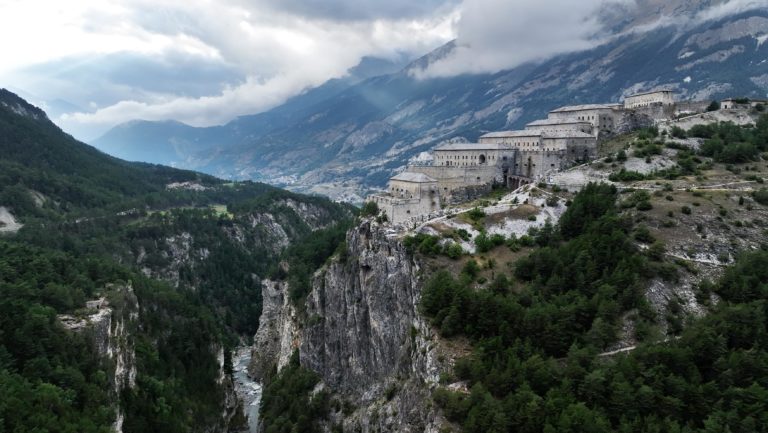 Fort Victor Emanuel - the fort between Col de l'Iseran and Col de ...
